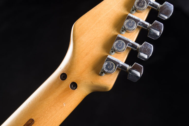 AL The Guitar Viking YouTubeを舞台にした楽器の冒険