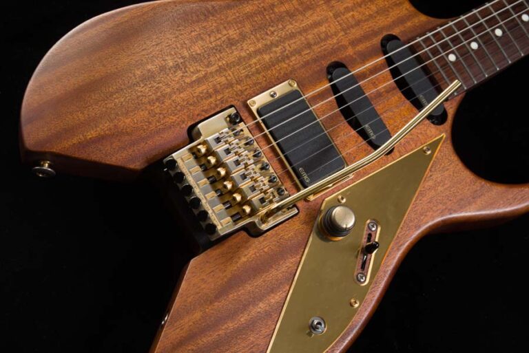 AL The Guitar Viking YouTubeを舞台にした楽器の冒険