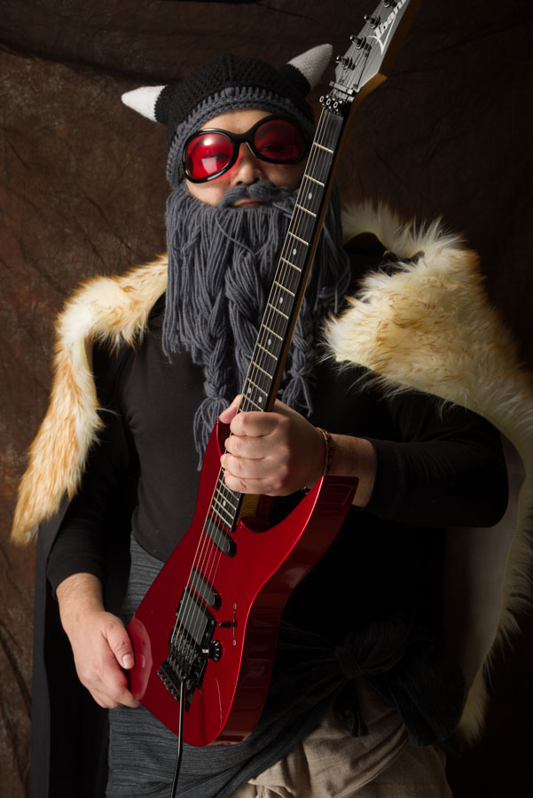 AL The Guitar Viking YouTubeを舞台にした楽器の冒険