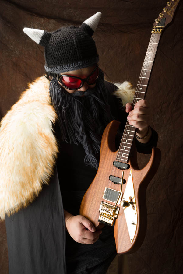 AL The Guitar Viking YouTubeを舞台にした楽器の冒険